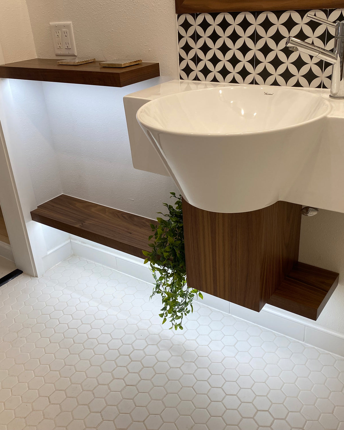 LED Light Channel with Diffuser Lens